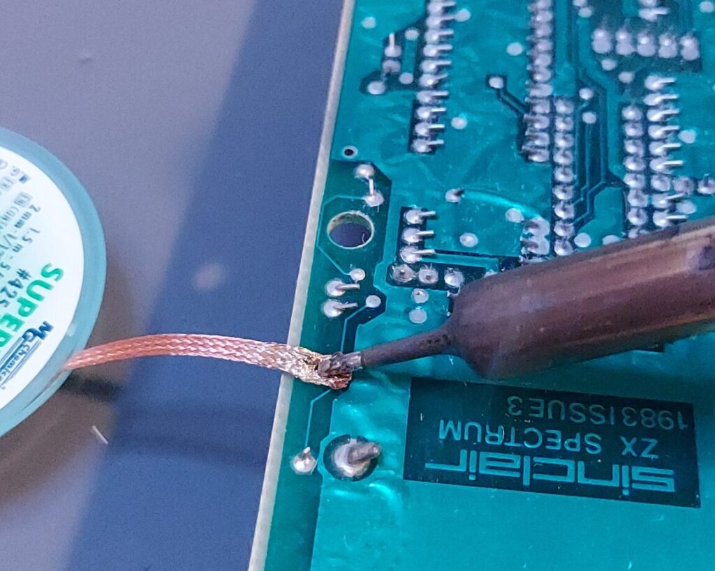 ZX Spectrum Repair – Composite Video Mod – Lost Retro Tapes